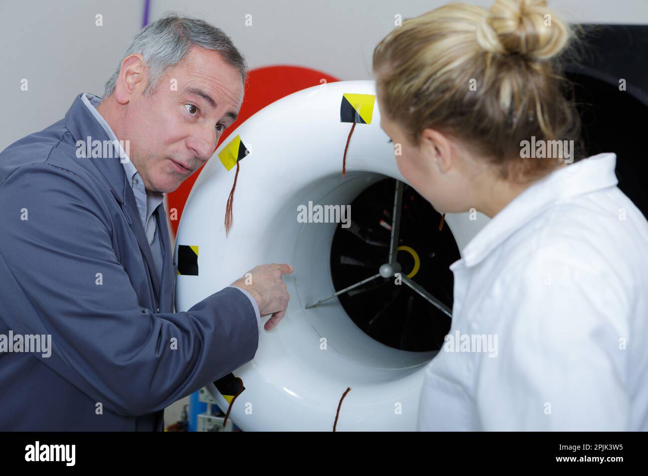 Repairing aircraft hi-res stock photography and images - Alamy