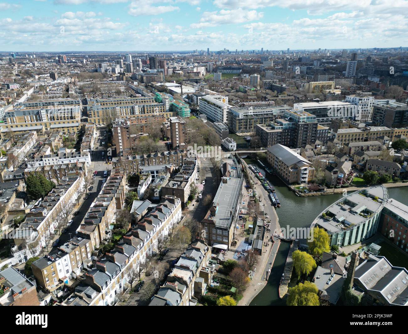 Angel london drone hi-res stock photography and images - Alamy