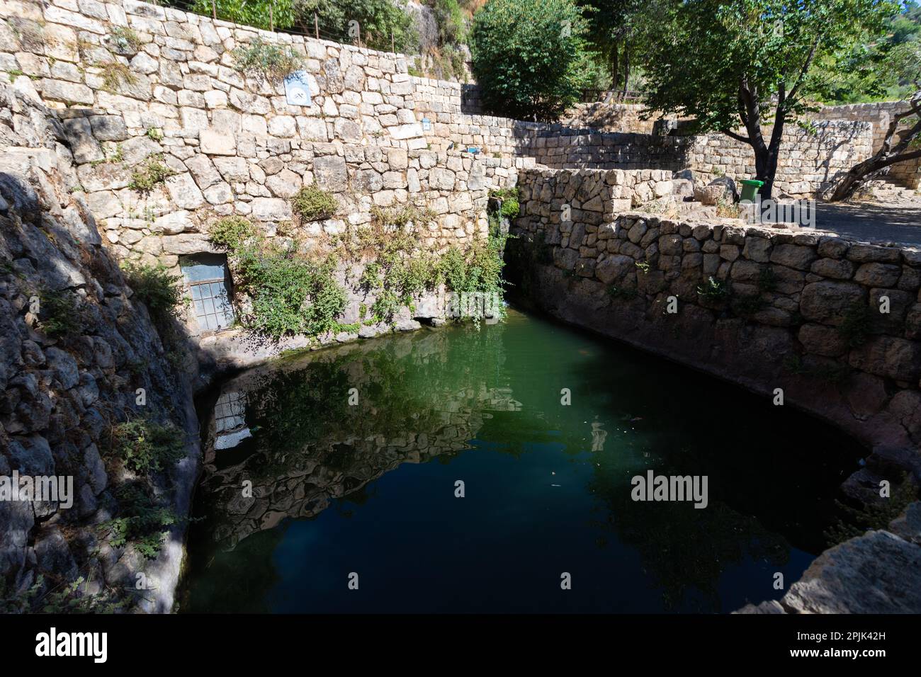 sataf - an ancient spring of fresh water in the mountains of Jerusalem ...