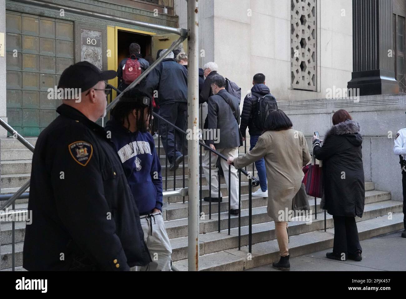 New York, United States. 26th Mar, 2023. Grand Jurors enter 80 Center ...