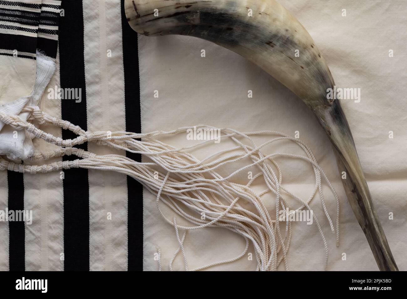 Jewish ritual horn hi-res stock photography and images - Alamy