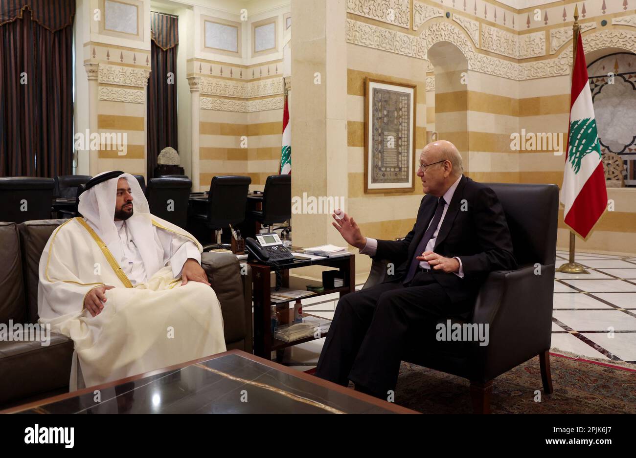 Qatari foreign affairs minister hi-res stock photography and images - Alamy