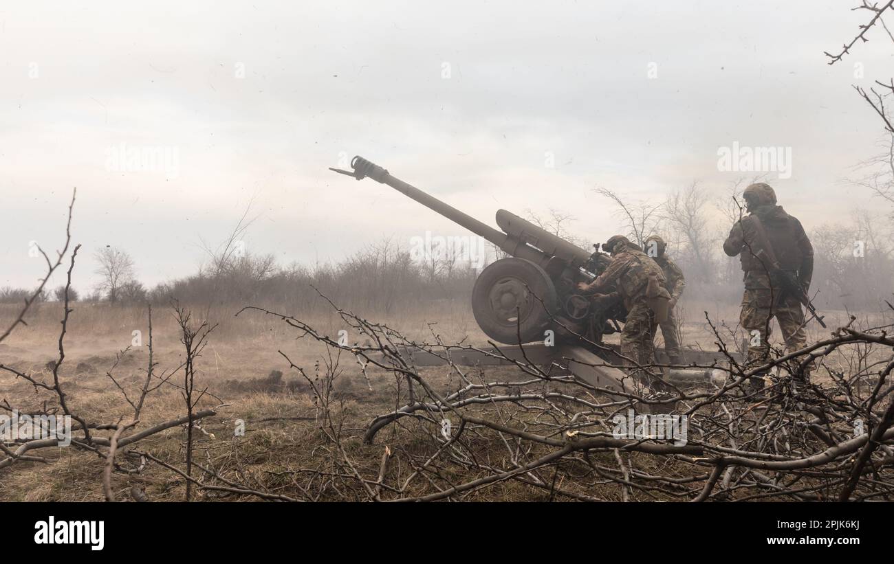 122 mm howitzer d 30 hi-res stock photography and images - Alamy