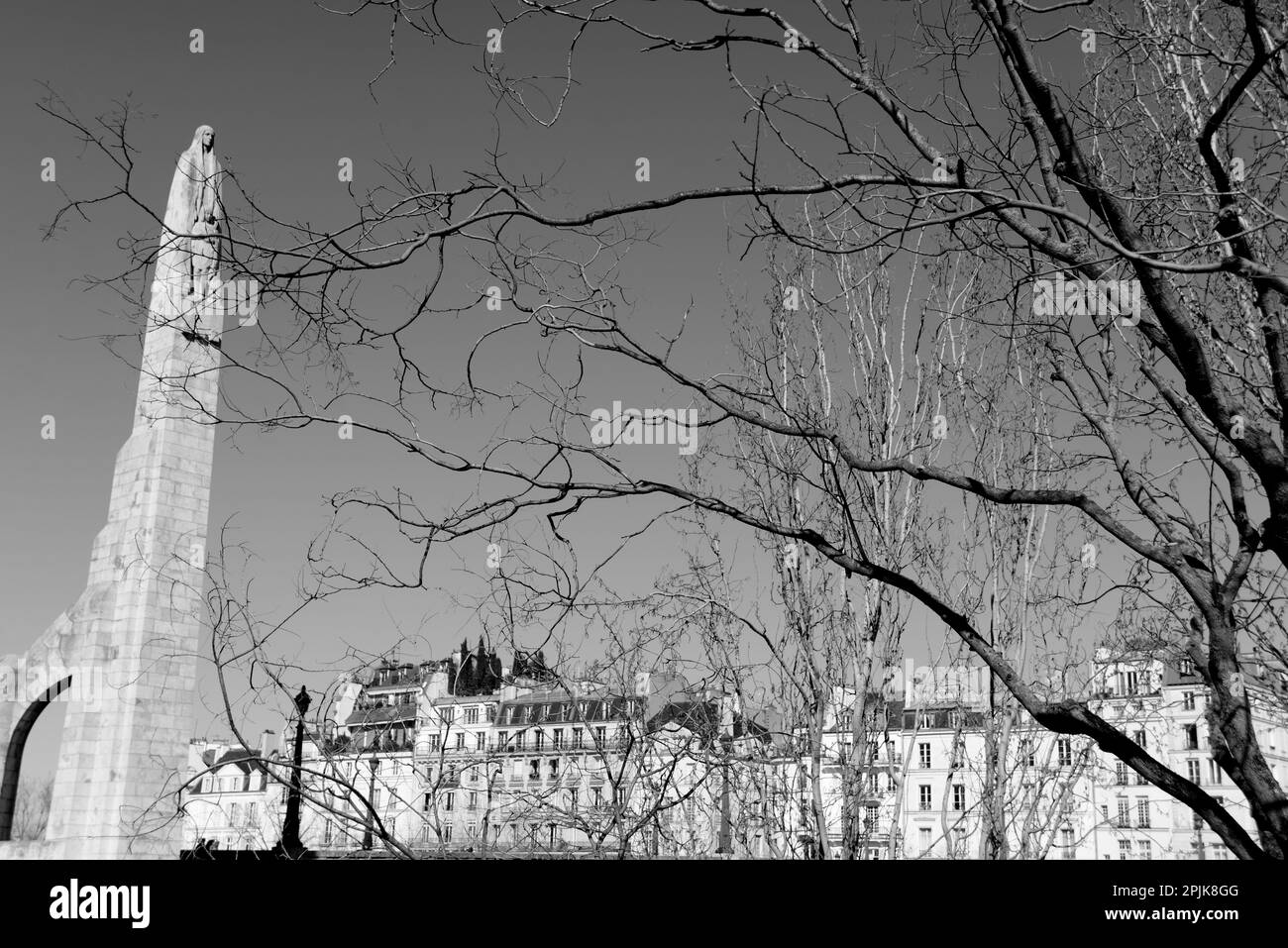 Alone statue Black and White Stock Photos & Images - Alamy