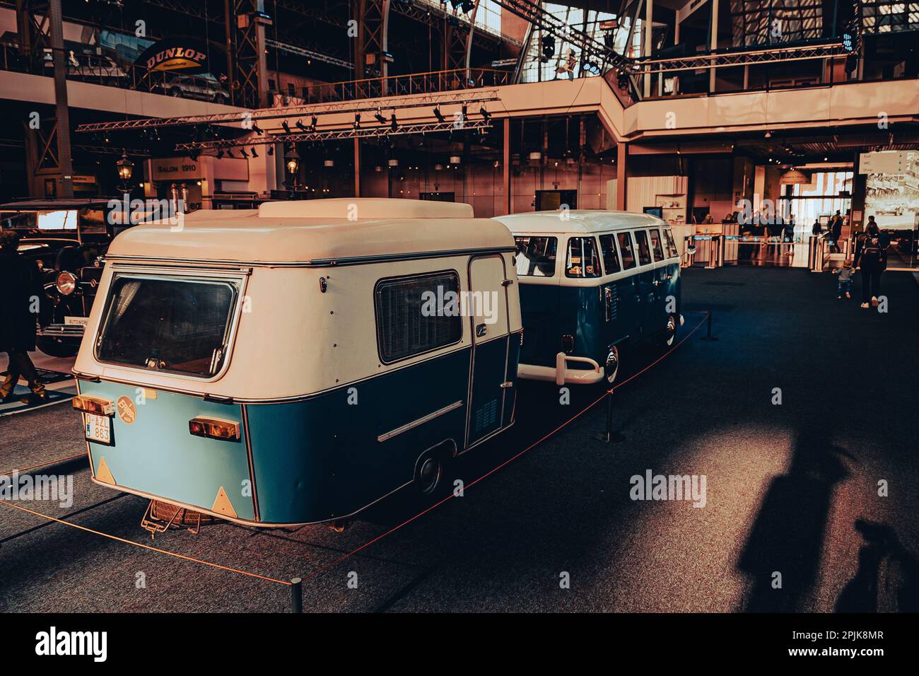 Volkswagen car showroom hi-res stock photography and images - Alamy