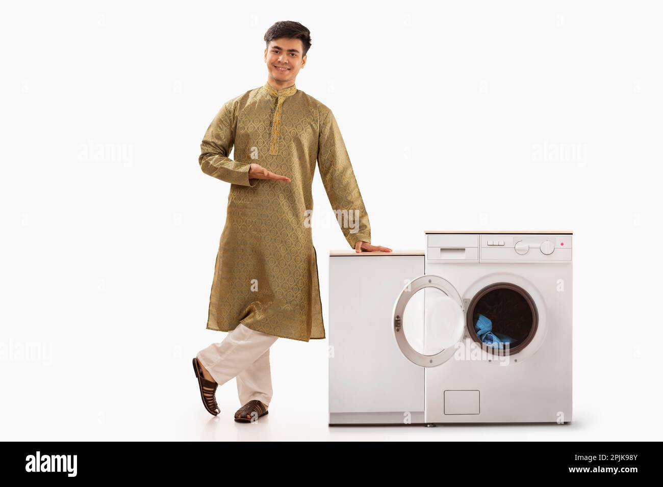 Washing machine advertisement hi-res stock photography and images - Alamy