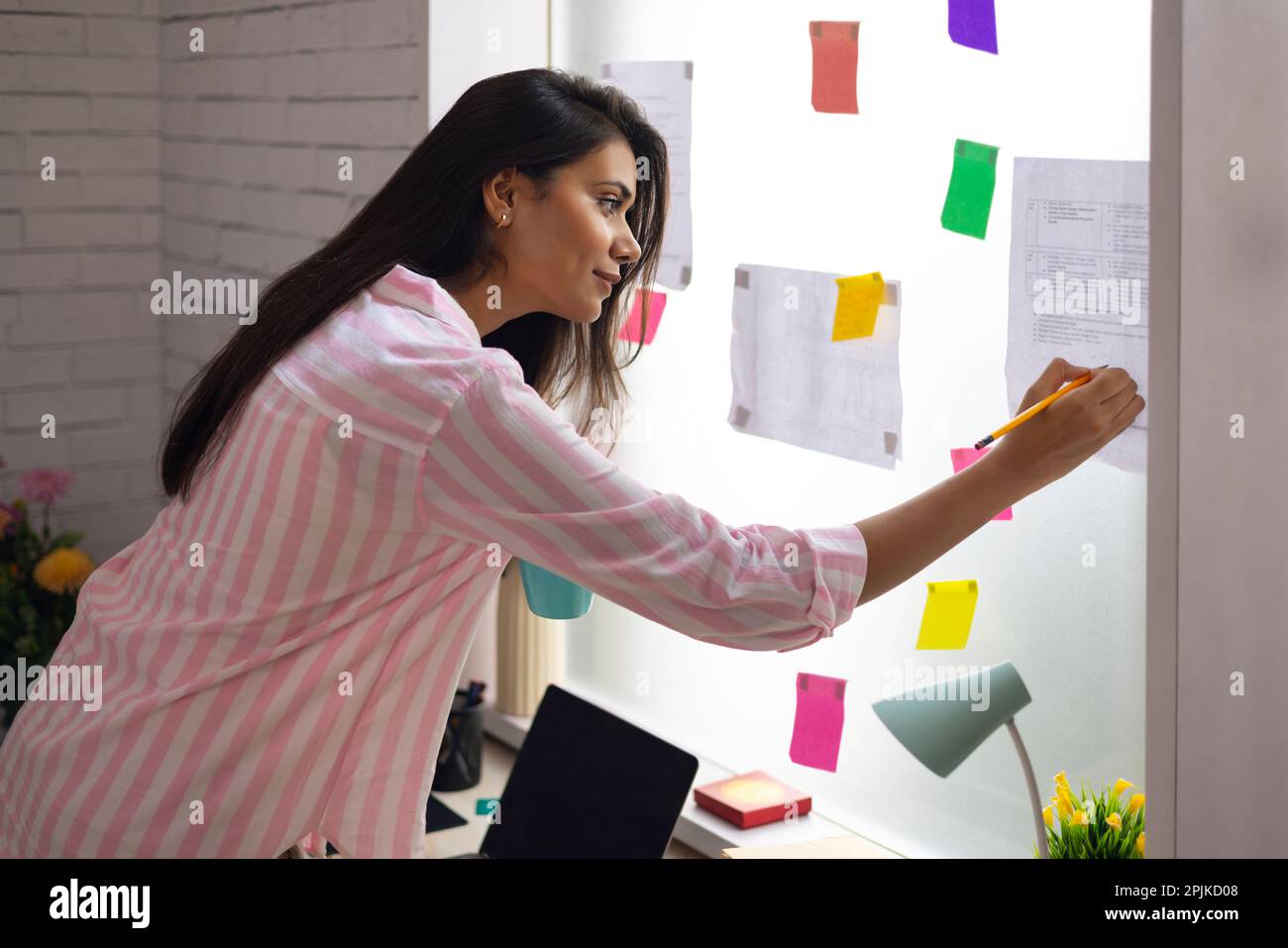 Writing glass wall hi-res stock photography and images - Alamy