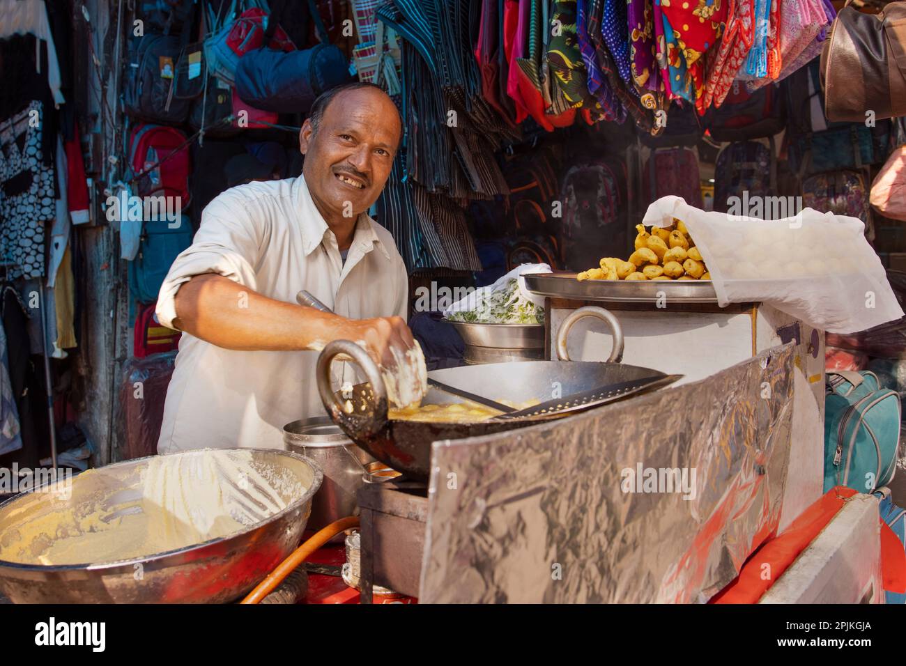 Roadside snacks vendor hi-res stock photography and images - Alamy
