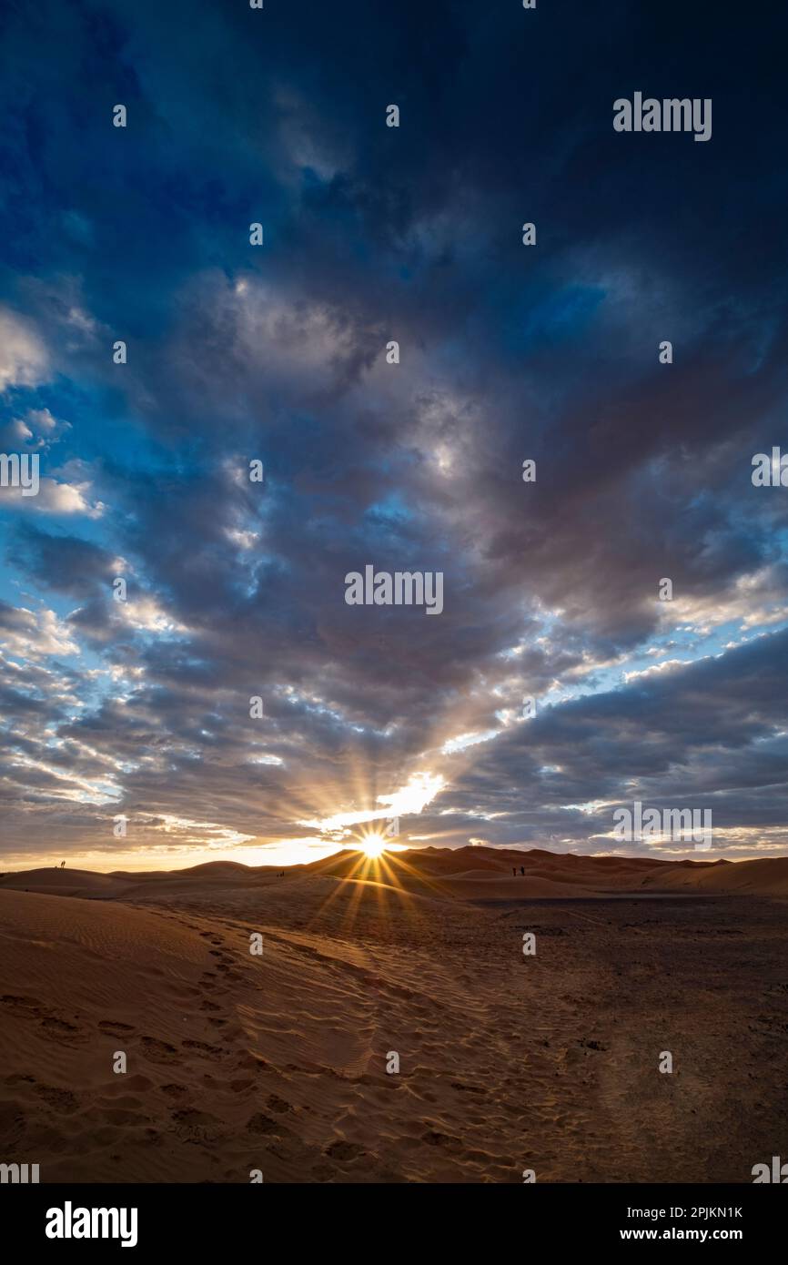 Sunrise glows over sand dunes in the Sahara Desert Stock Photo - Alamy