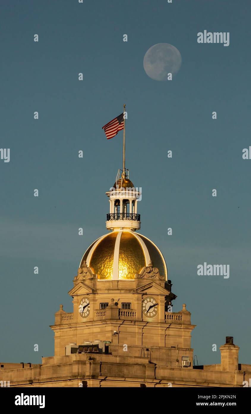 Moon river and savannah hi-res stock photography and images - Alamy