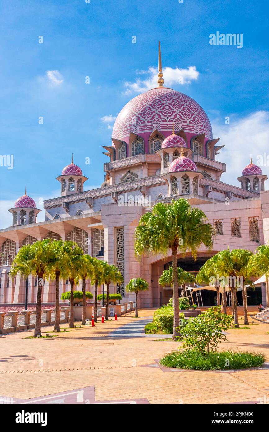Architecture putrajaya architecture facade hi-res stock photography and ...