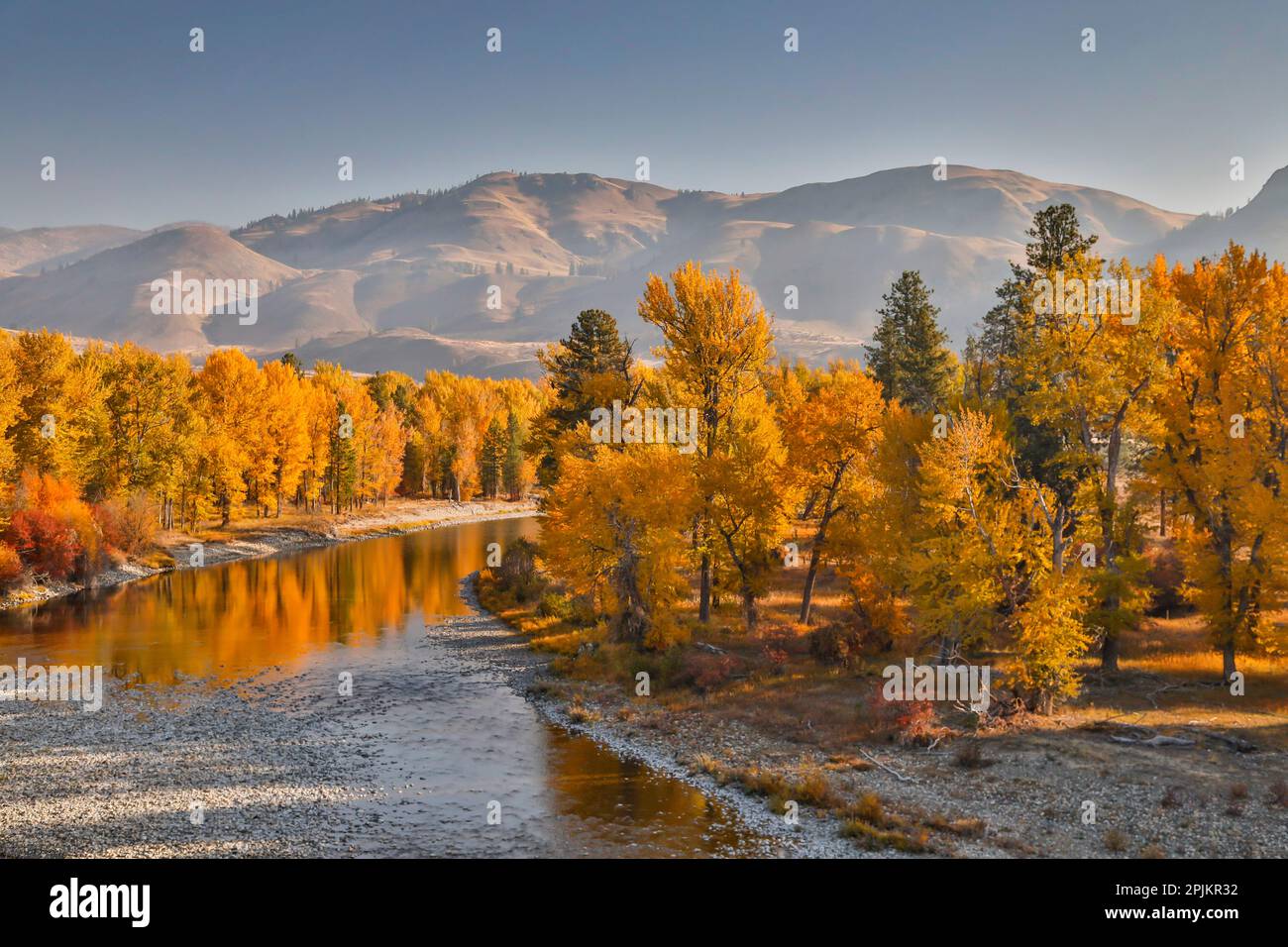 USA, Washington State, Methow Valley and river edged in Fall colored ...