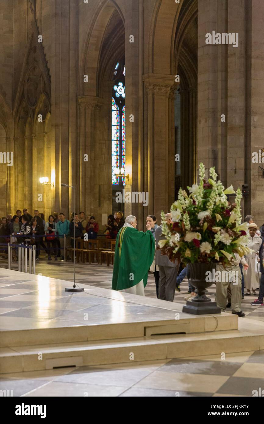 Holy communion paris france hi-res stock photography and images - Alamy