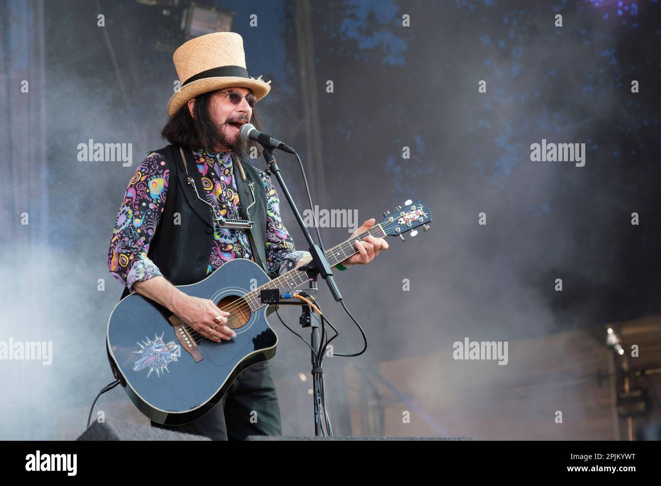Joziah Longo of The Slambovian Circus of Dreams performs at Fairport's ...