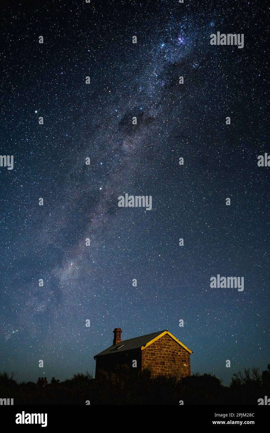 Stars above an old shed in the outback Stock Photo - Alamy
