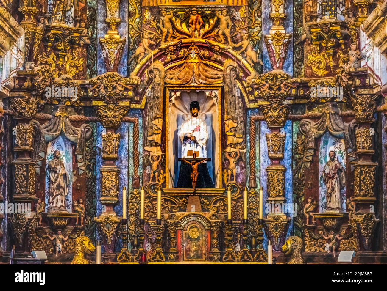 Saint Xavier statue Altar, San Xavier del Bac Mission, Tucson, Arizona ...