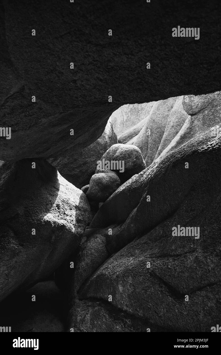 Heart Rock, Joshua Tree National Park, California Stock Photo - Alamy