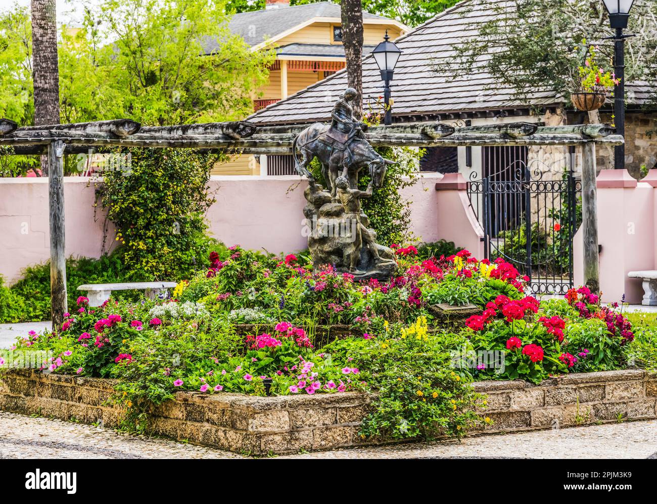 Queen Isabella on Horseback, St. Augustine, Florida. Statue by Anna ...