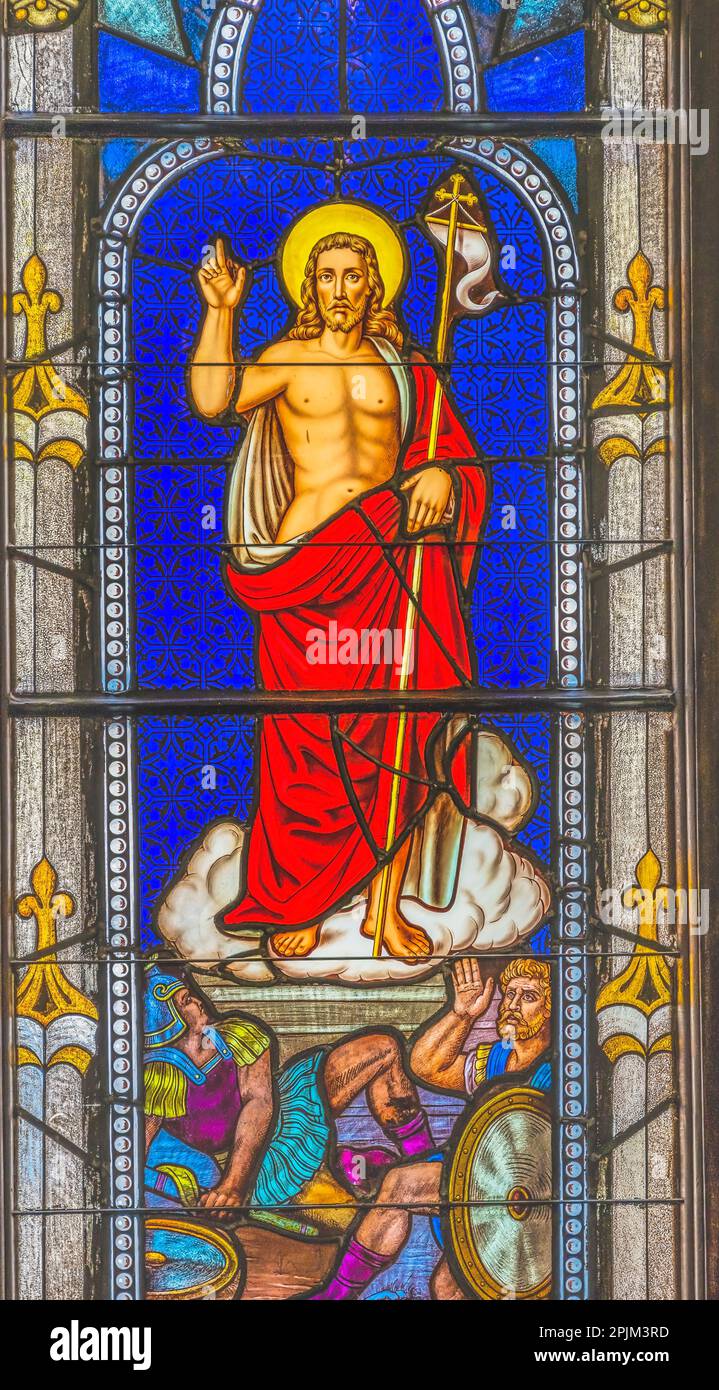 Jesus Christ The Victor Resurrection stained glass, Trinity Parish ...