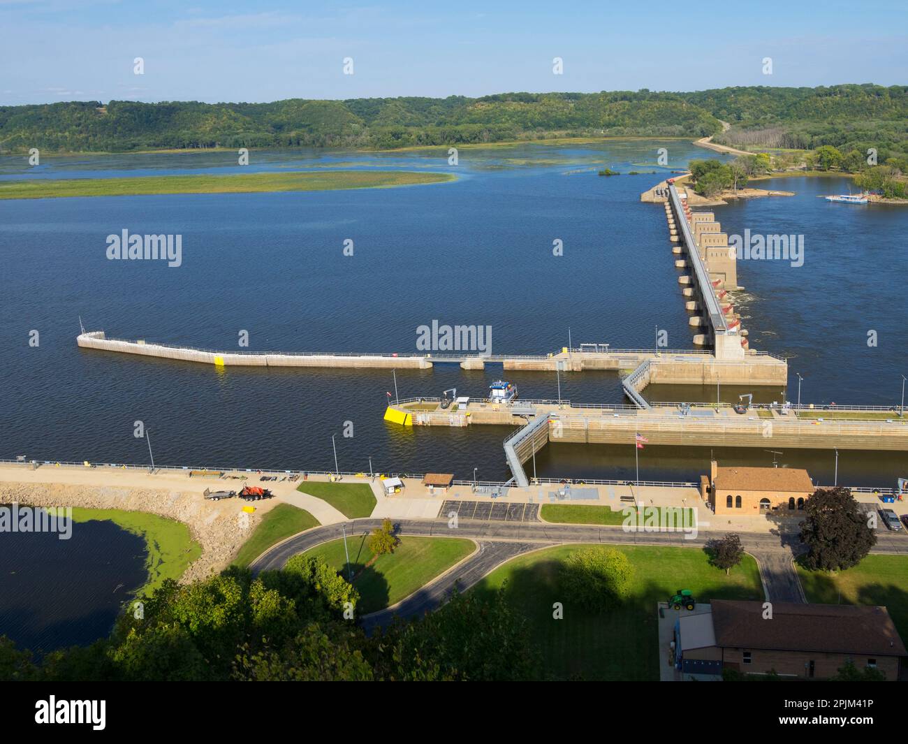 Lock and dam 11 hi-res stock photography and images - Alamy
