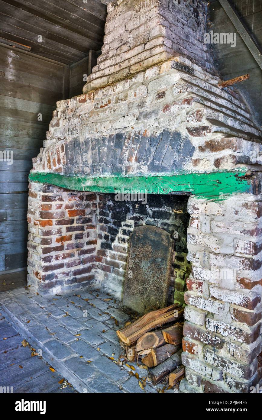 USA, South Carolina, Charleston. McLeod Plantation slave quarters Stock ...
