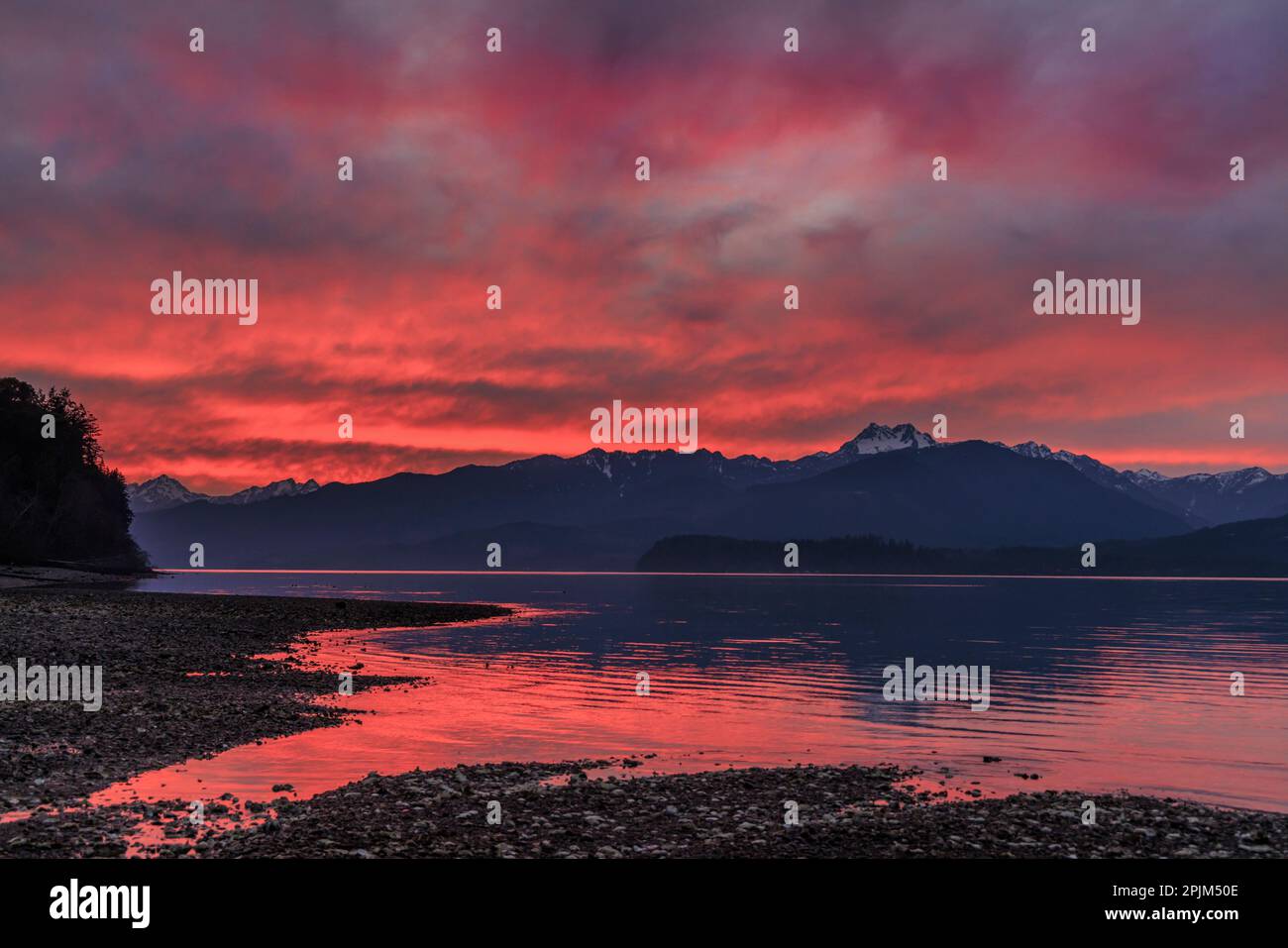 USA, Washington State, Seabeck. Panoramic of sunset on Olympic ...