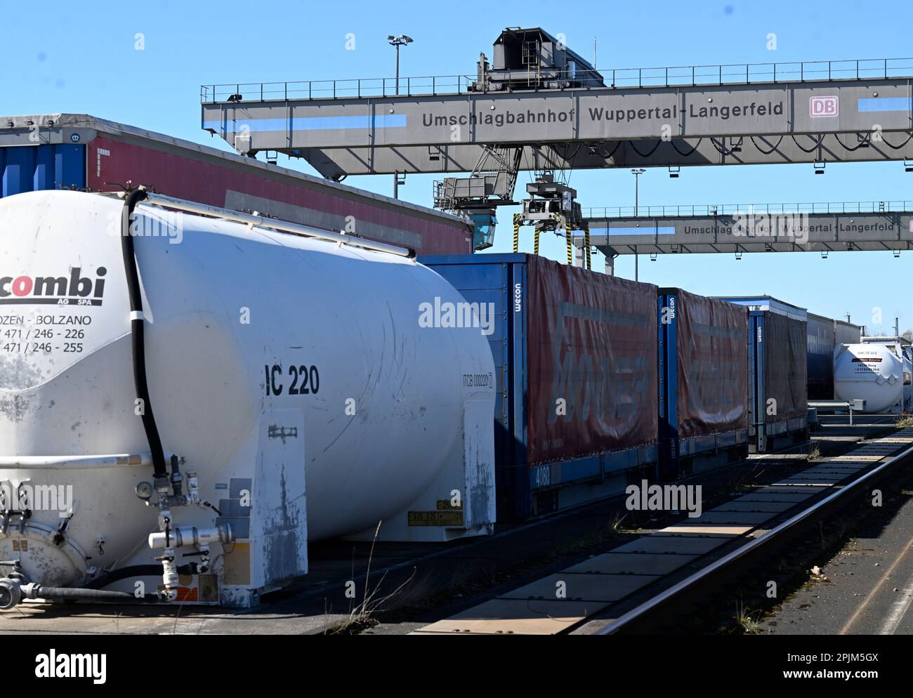 Wuppertal Langerfeld, Germany. 03rd Apr, 2023. A Deutsche Bahn ...