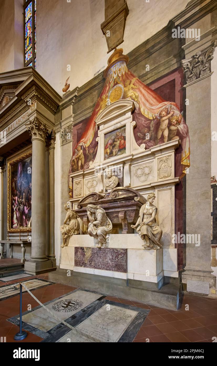 Tomb of Michelangelo, interior shot of Santa Croce, Basilica di Santa ...