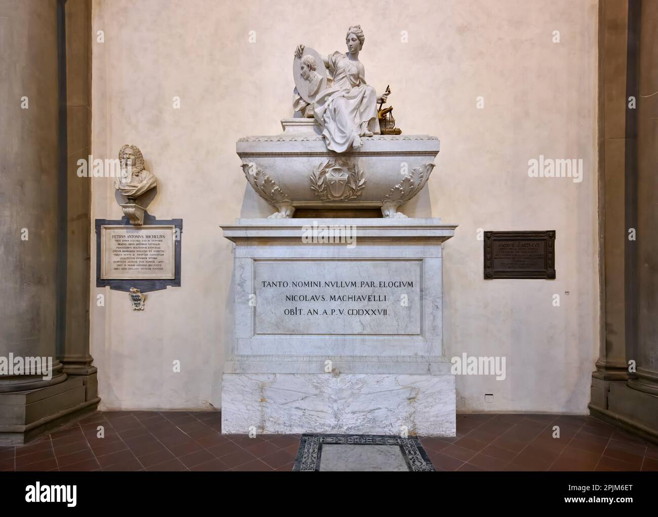 Tomb of Niccolo Machiavelli, interior shot of Santa Croce, Basilica di ...