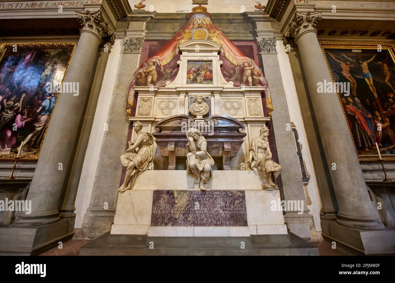 Tomb of Michelangelo, interior shot of Santa Croce, Basilica di Santa ...