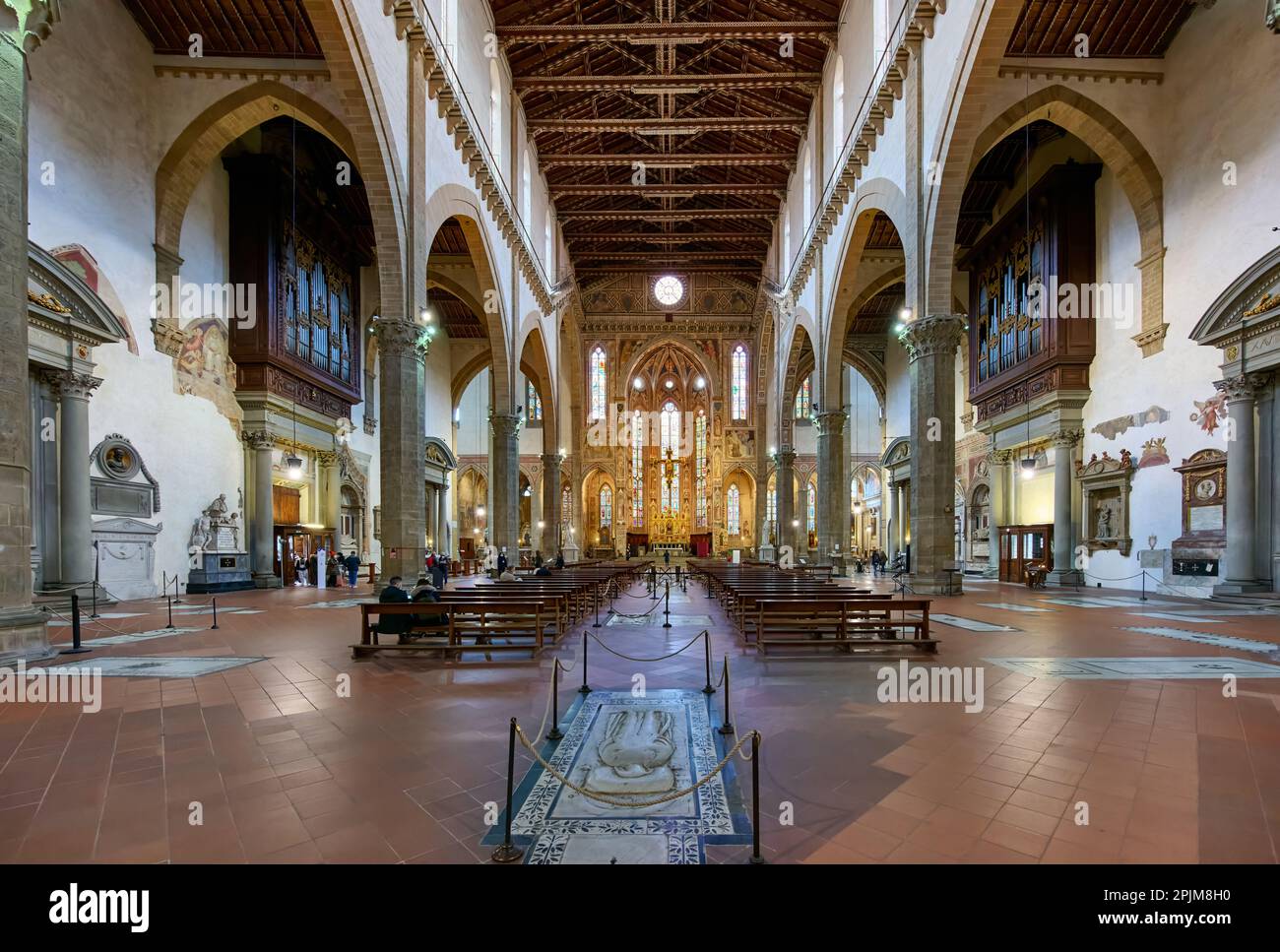 interior shot of Santa Croce, Basilica di Santa Croce di Firenze ...