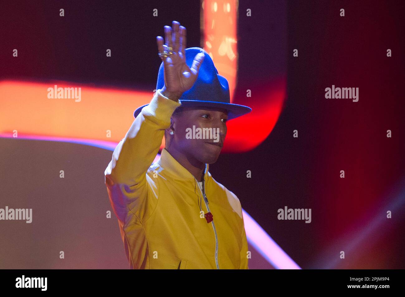Pharell williams singing hi-res stock photography and images - Alamy