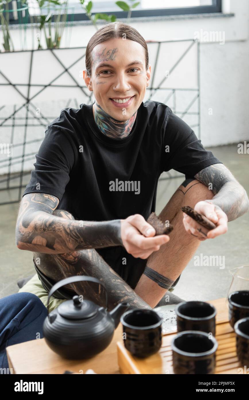 Breaking the pot hi-res stock photography and images - Alamy