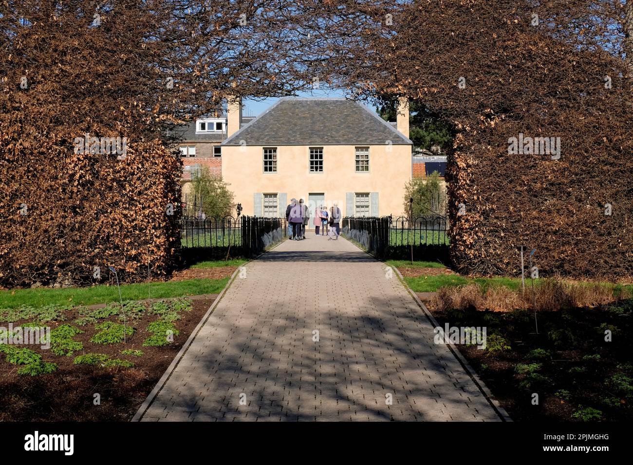 Edinburgh, Scotland, UK. 3rd April 2023. Springtime sunshine attracts ...