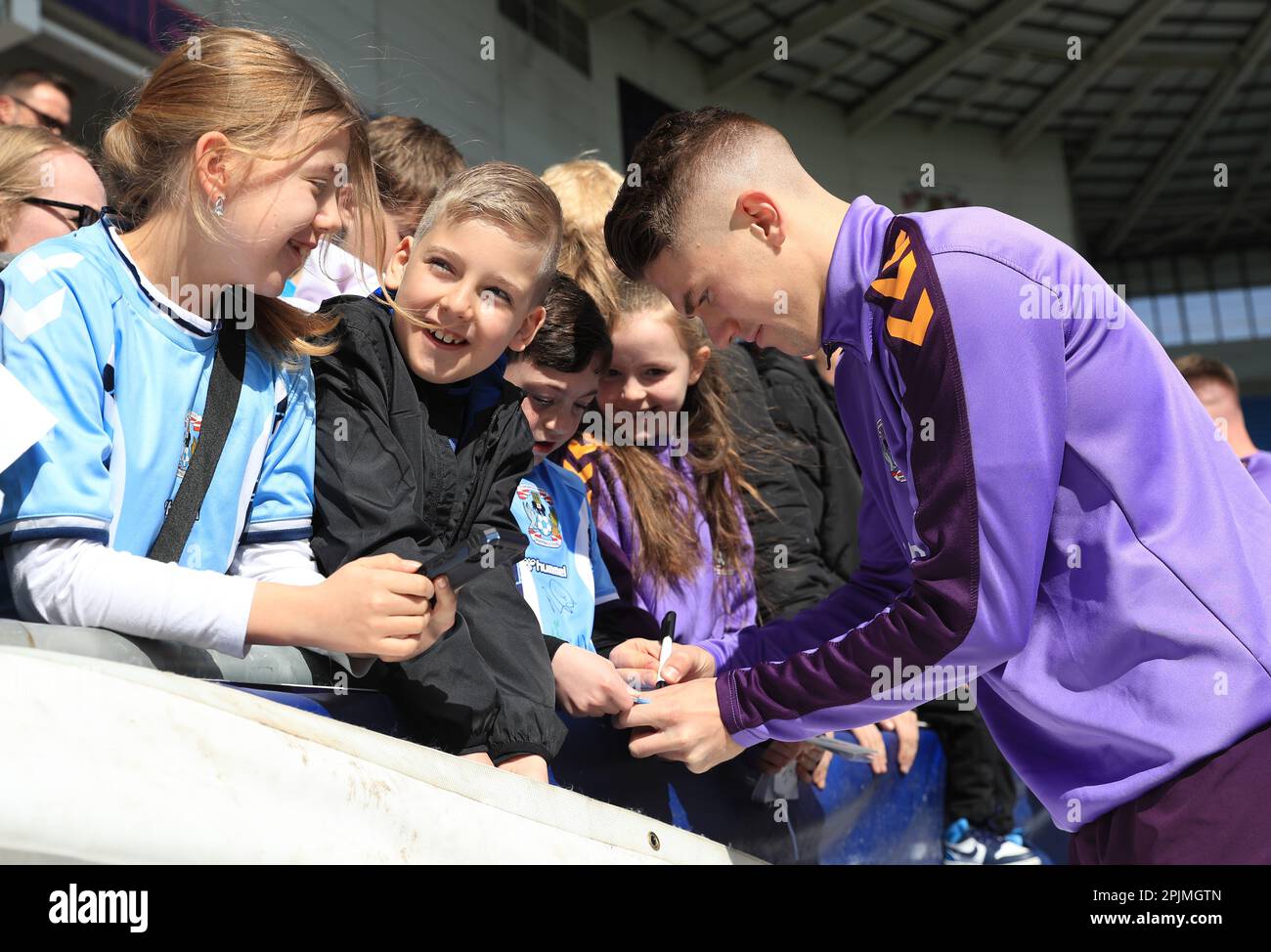 Coventry City's Viktor Gyokeres signs for fans after training at ...
