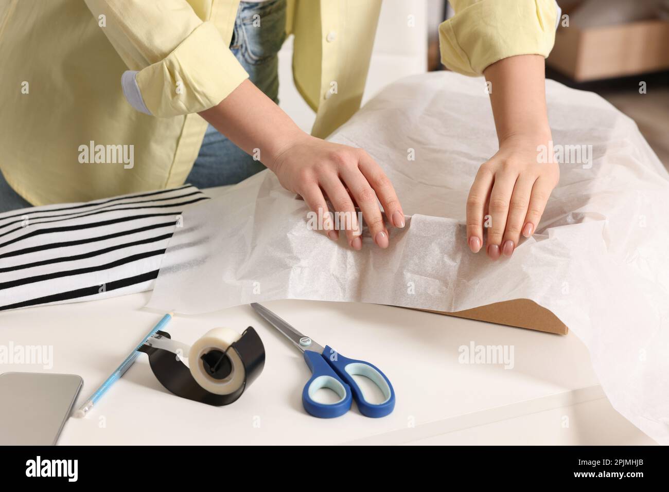 Preparing package hi-res stock photography and images - Alamy