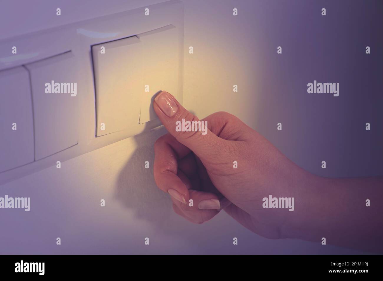 Turning off light switch hi-res stock photography and images - Alamy