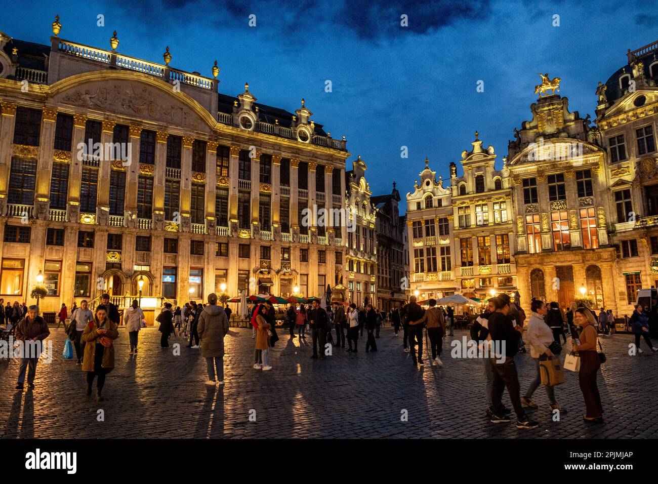 Central square of brussels hi-res stock photography and images - Alamy