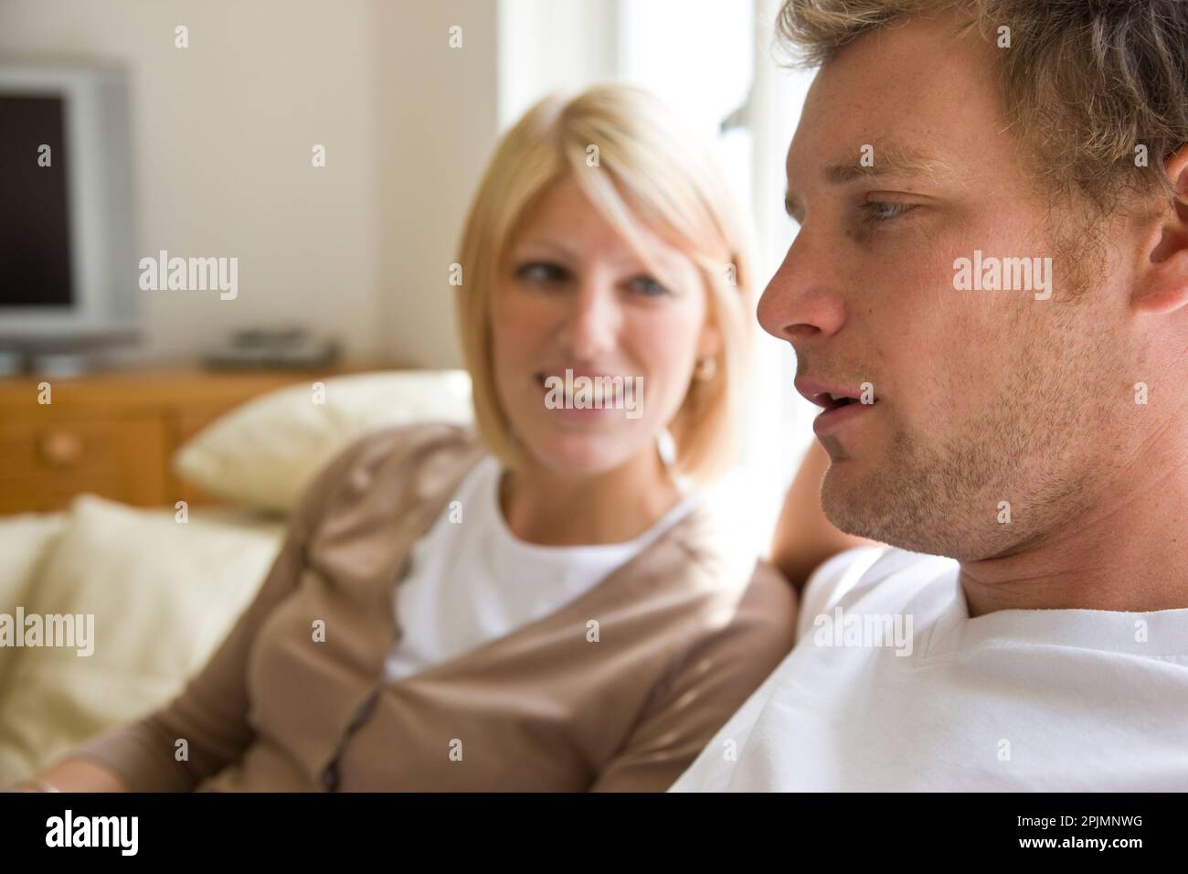 Conversation two people confusion hi-res stock photography and images ...
