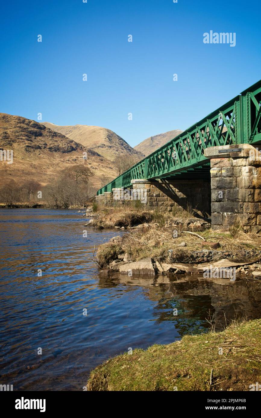 Loch awe bridge hi-res stock photography and images - Alamy