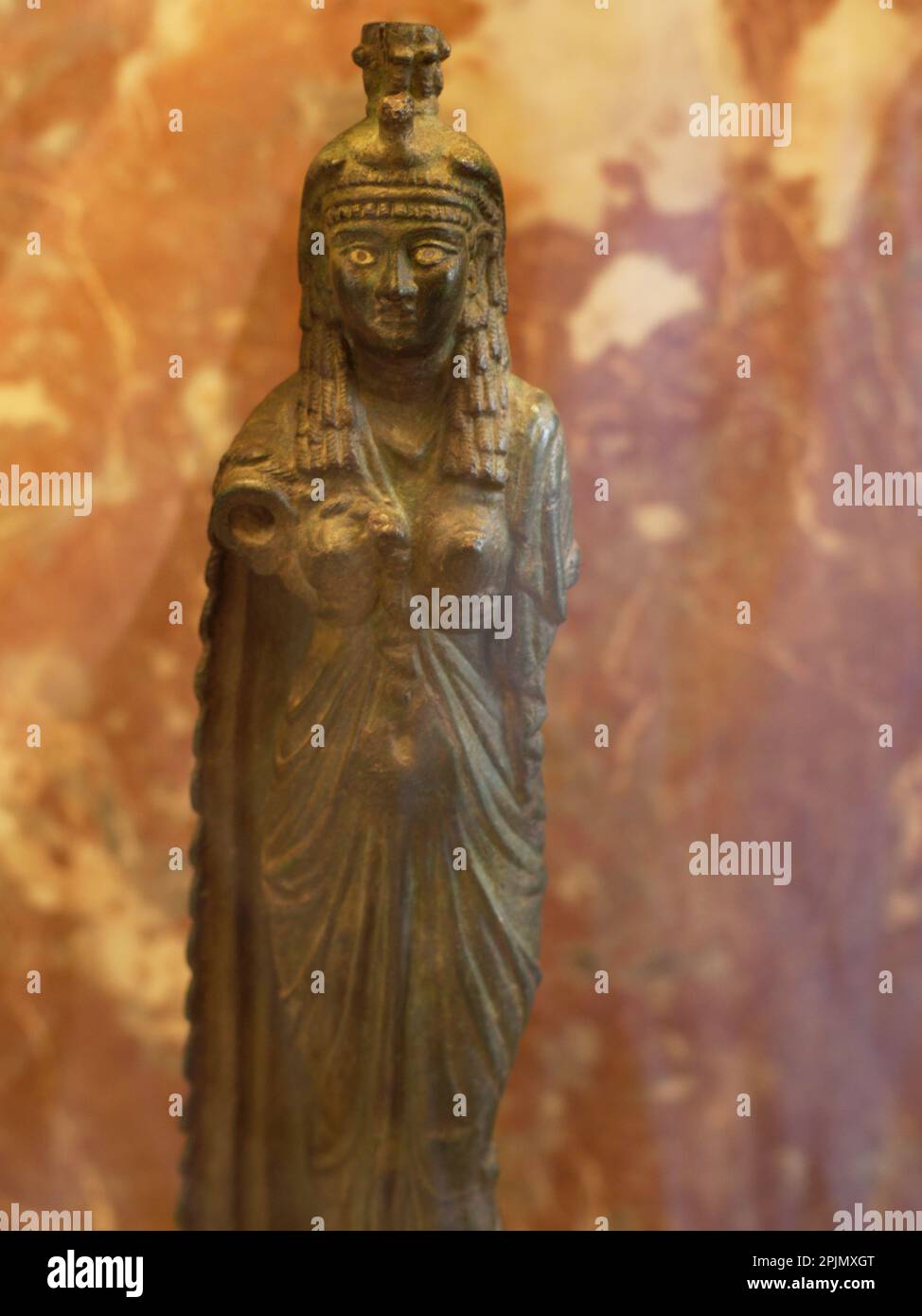 Himation hi-res stock photography and images - Alamy