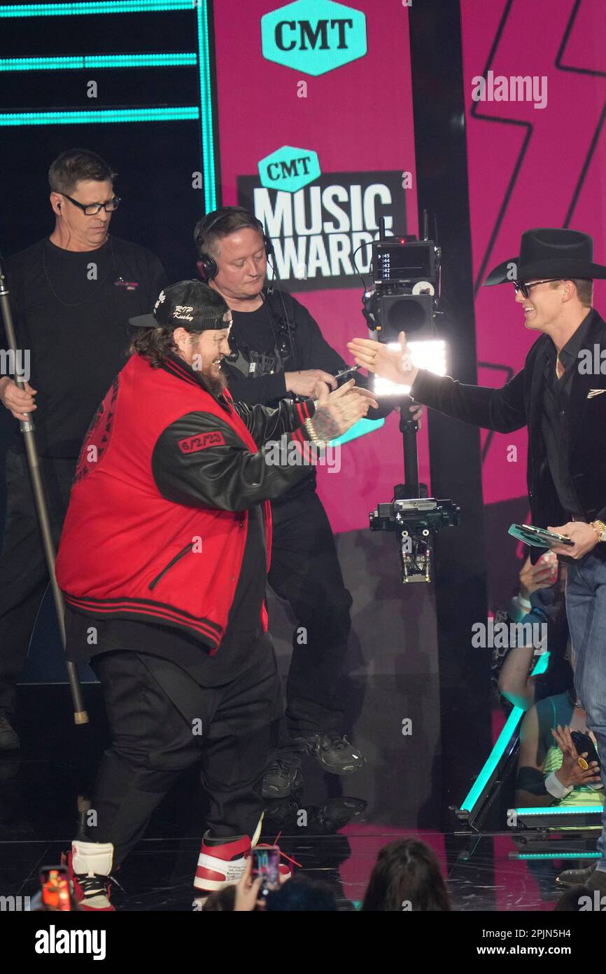 Award winner JELLY ROLL, aka JASON DEFORD accepts an award for ...