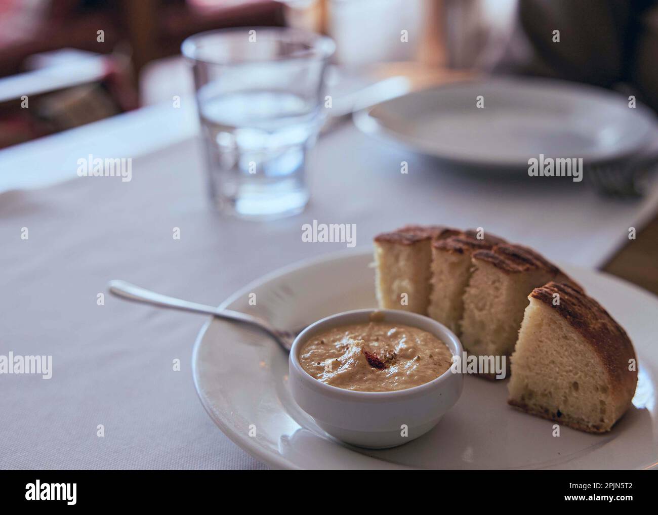 Restaurent popular hi-res stock photography and images - Alamy