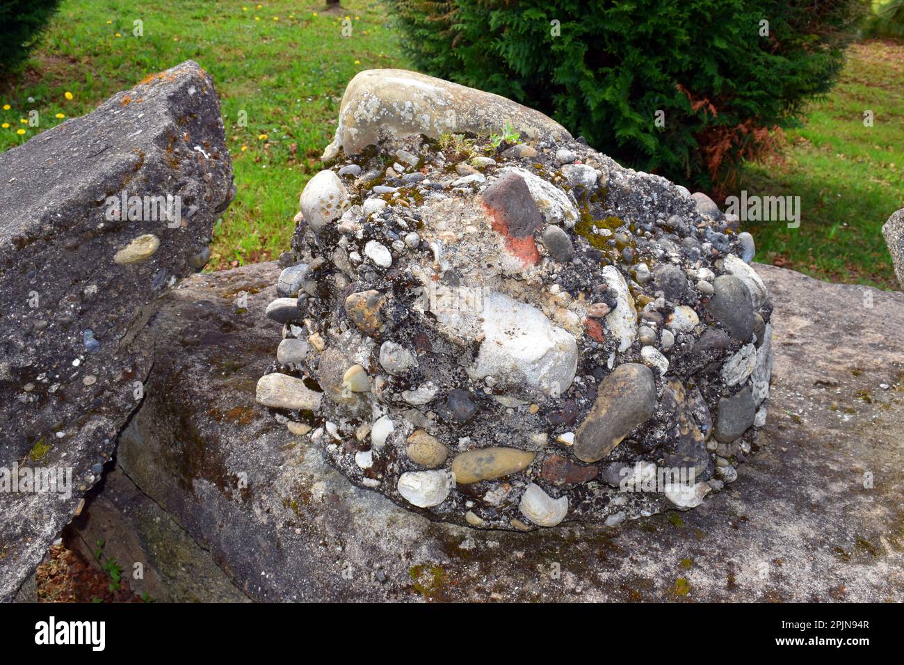 Conglomerates and sandstones with slag material and blast furnace ...