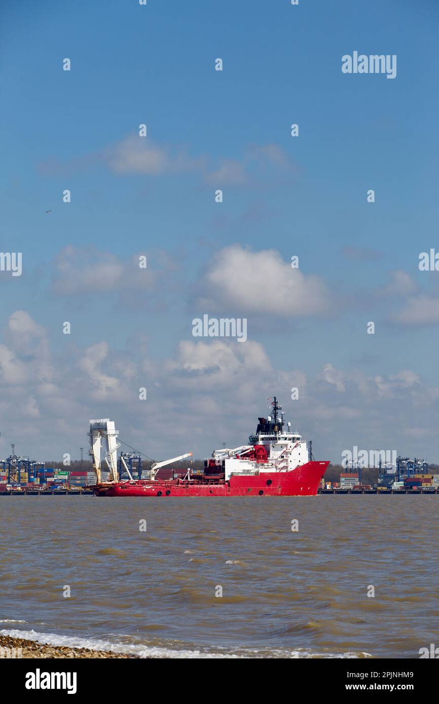 Anchor handling vessel hi-res stock photography and images - Alamy
