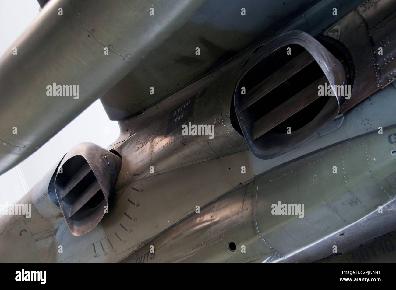 Thrust vectoring nozzle hi-res stock photography and images - Alamy