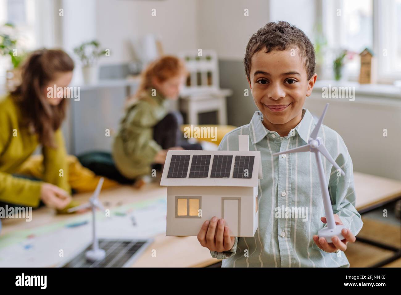 Solar system model student school hi-res stock photography and images ...