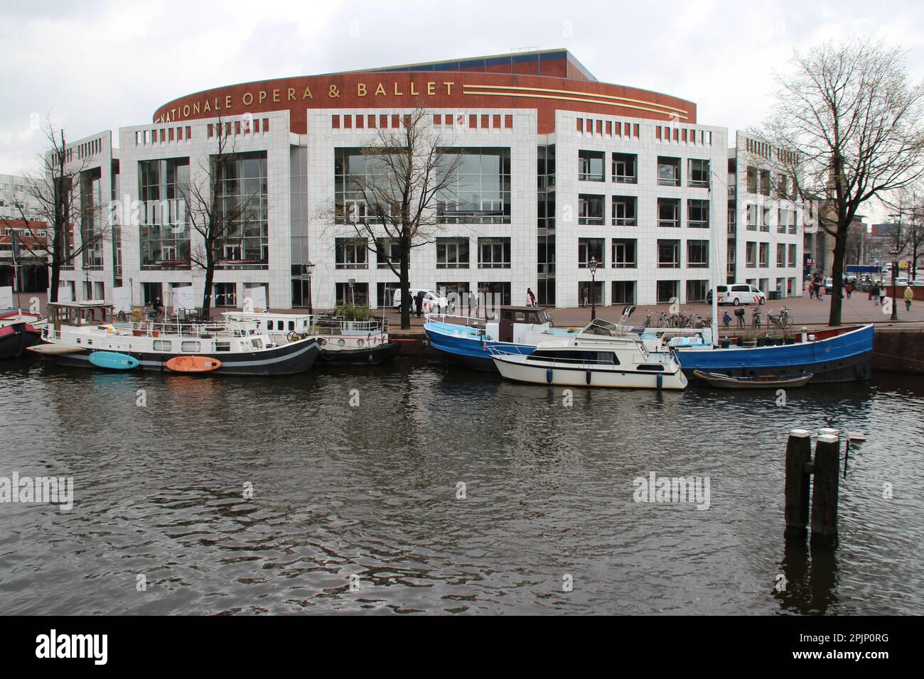 national opera and canal in amsterdam (the netherlands Stock Photo - Alamy