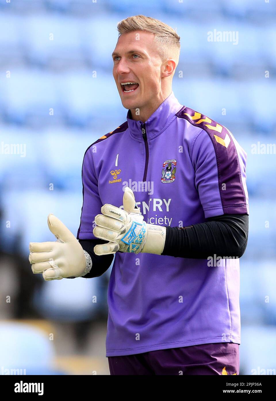 Coventry City goalkeeper Simon Moore during training at Coventry ...