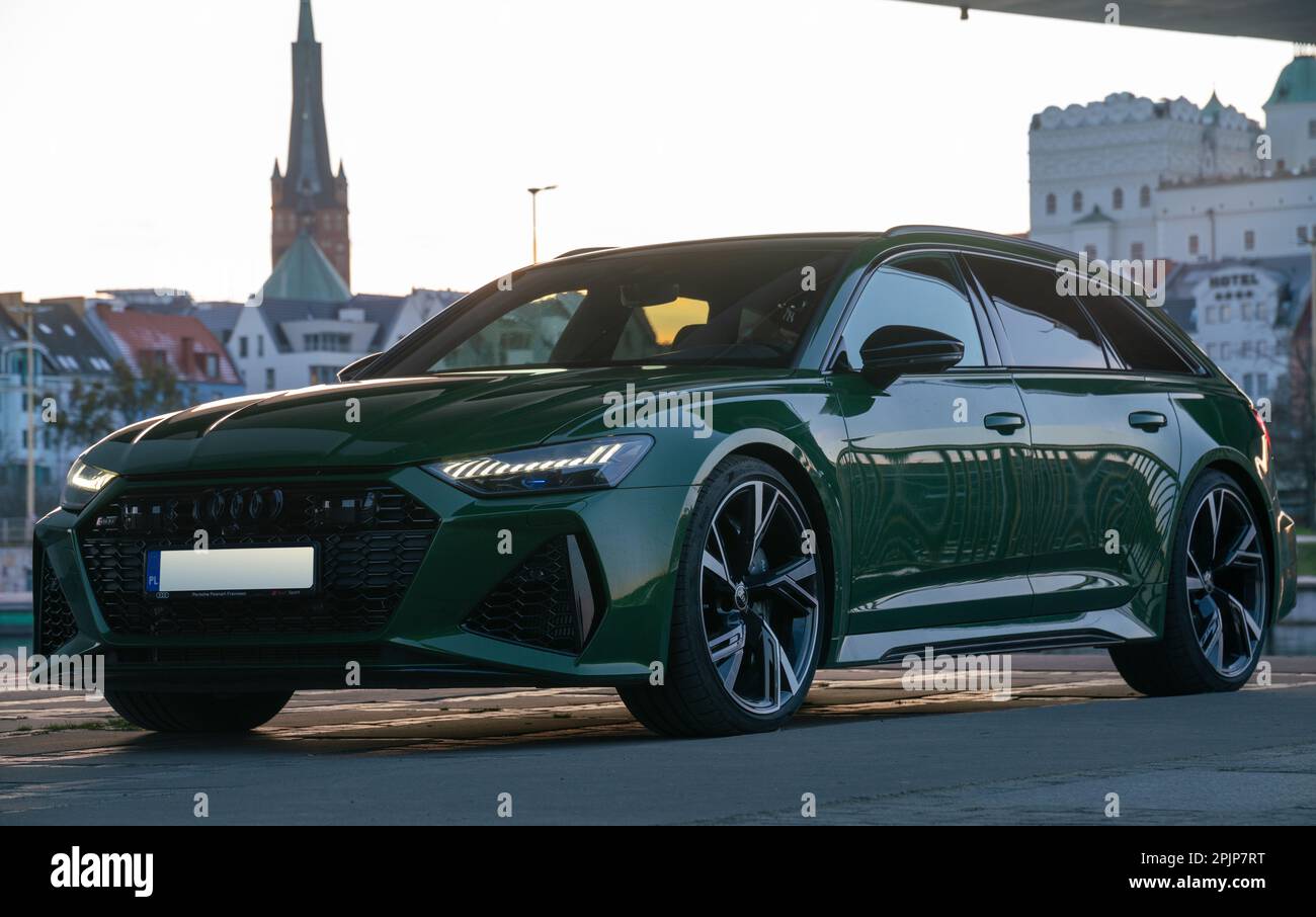 Audi RS6 Avant - a sporty station wagon in urban space Stock Photo - Alamy
